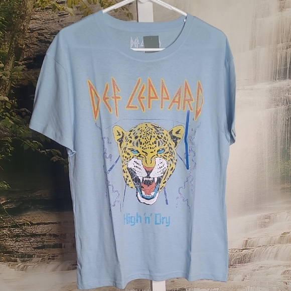 Def Leppard | Tops | New With Tags Def Leppard Graphic Boyfriend Tshirt ...